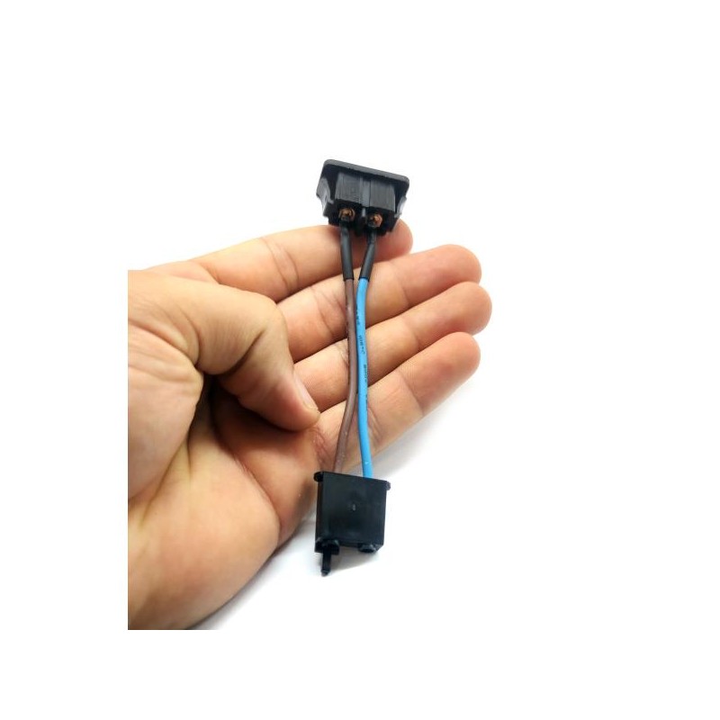 TOMACORRIENTE MACHO PARA CHASIS 2 PINES CON CABLE